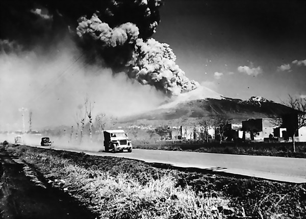 A Vezúv 1944-es kitörése - RITKÁN LÁTHATÓ TÖRTÉNELEM